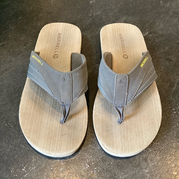 Merrell | Shoes | Mens Merrell Gray Yellow Flip Flop Sandals Size 9 ...